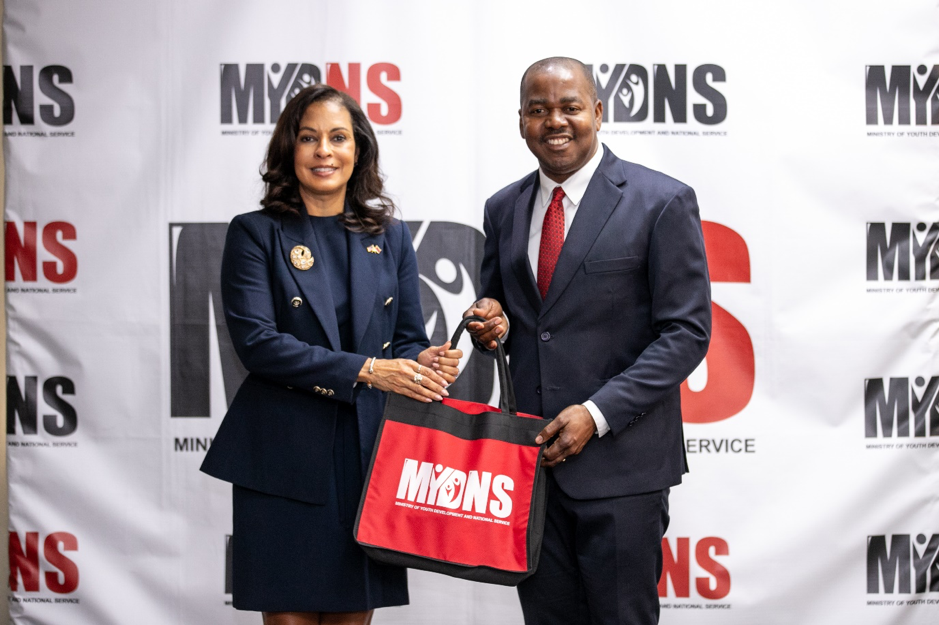 Minister Cummings welcomes U.S. Ambassador for Courtesy Visit – MSYA